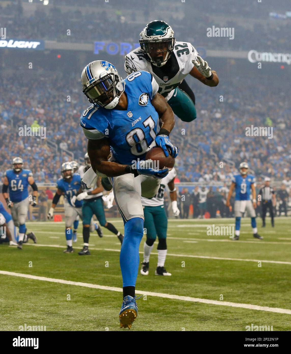 Detroit Lions wide receiver Calvin Johnson (81), defended by ...