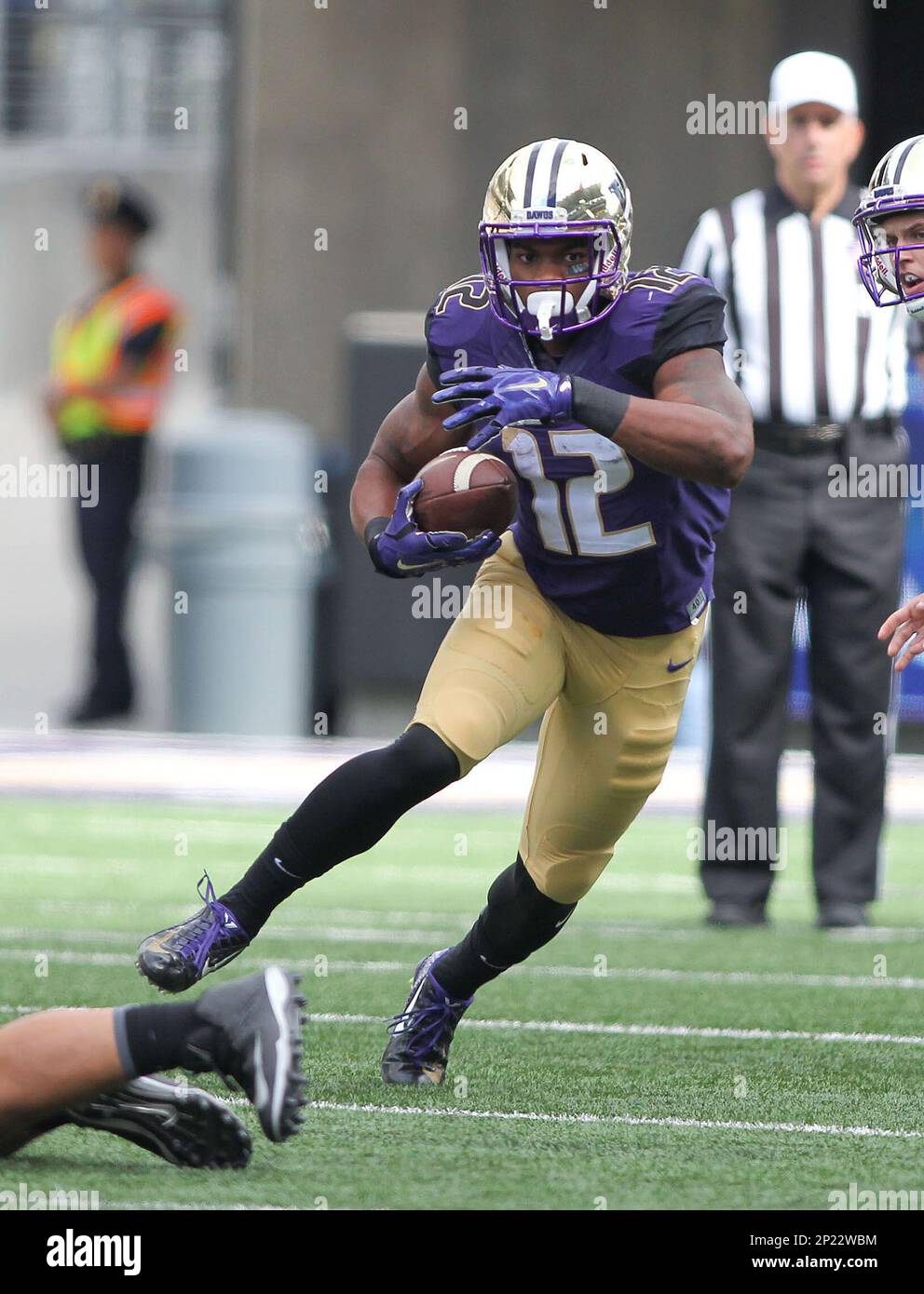 Washington Huskies Dwayne Washington (12) during a game against the ...