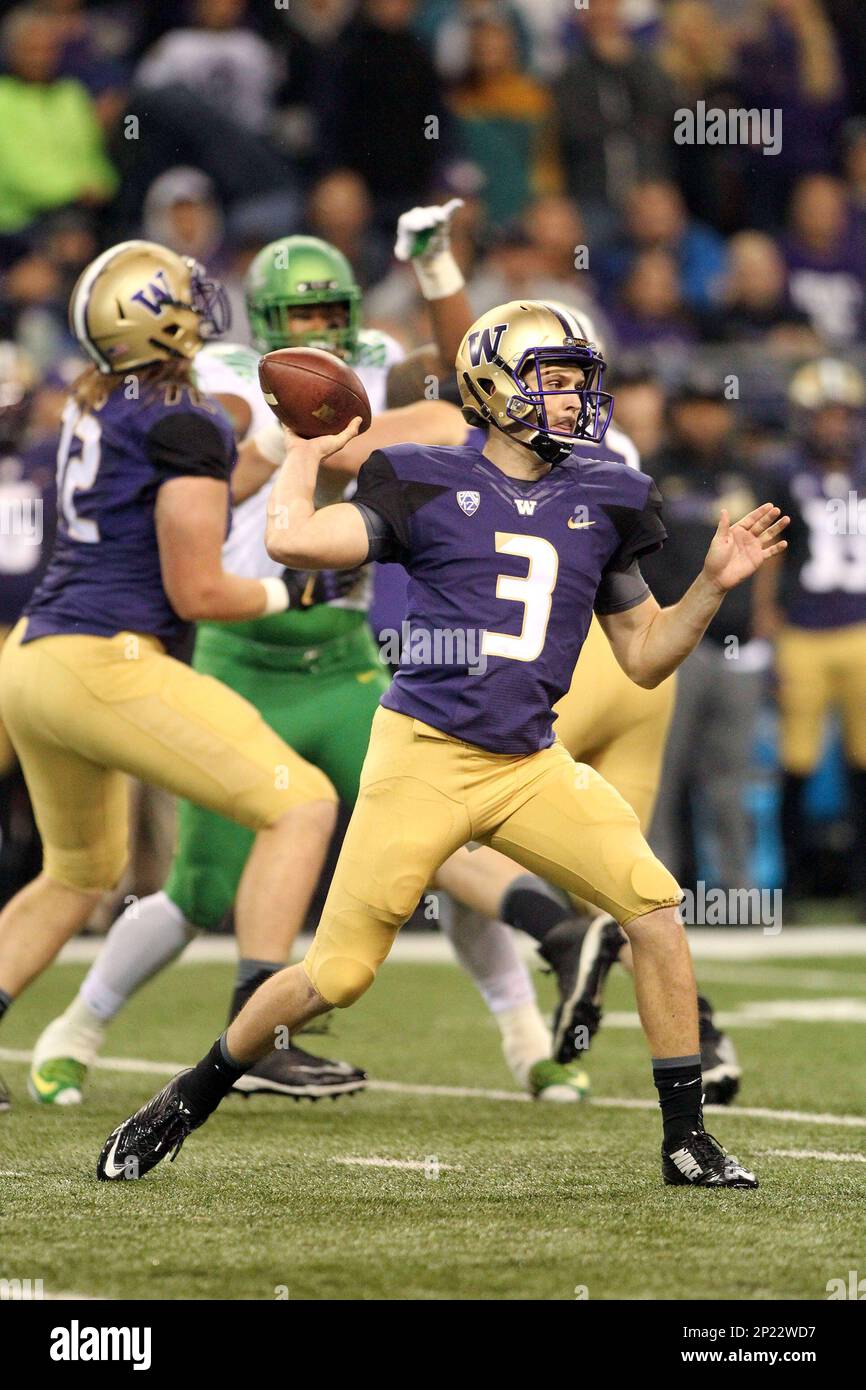 Washington Huskies Jake Browning (3) during a game against the Oregon ...