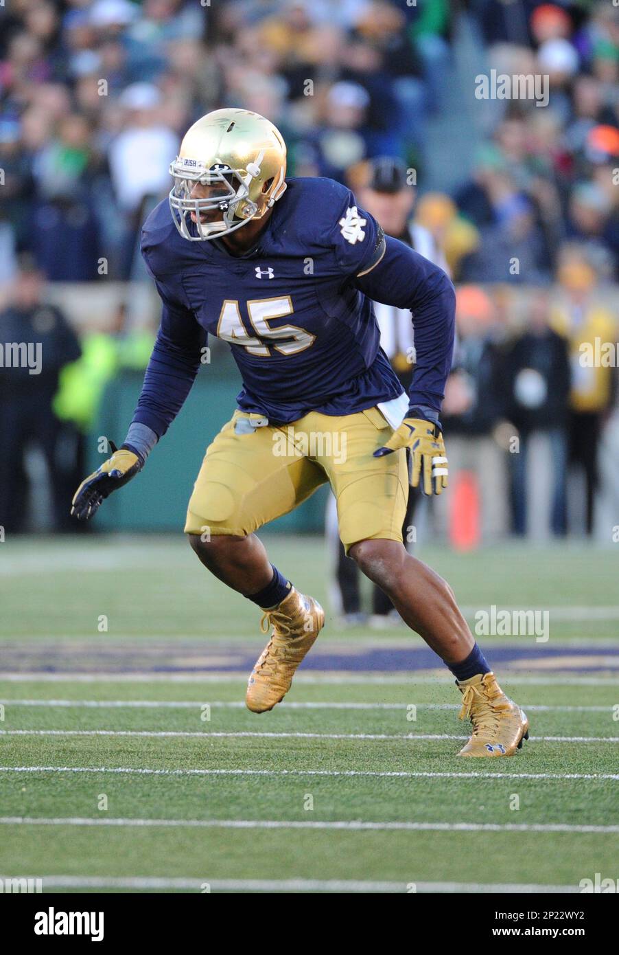 Notre Dame Fighting Irish Romeo Okwara (45) during a game against the ...