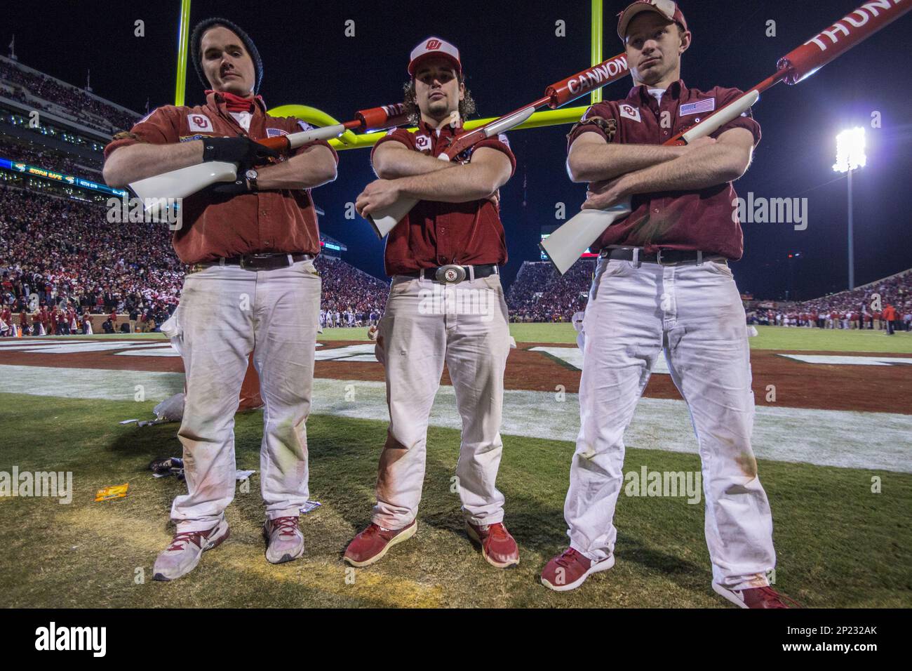 21 NOV 2015: The Oklahoma Sooners Ruf/Neks stand ready during the game ...