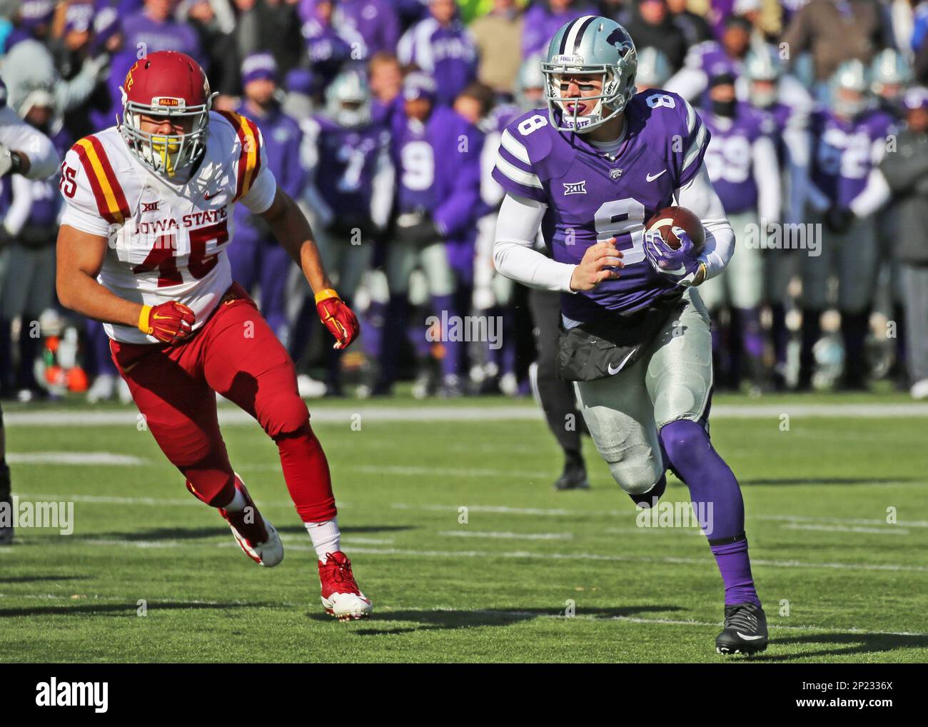 21 November 2015: Kansas State Wildcats quarterback Joe Hubener (8 ...