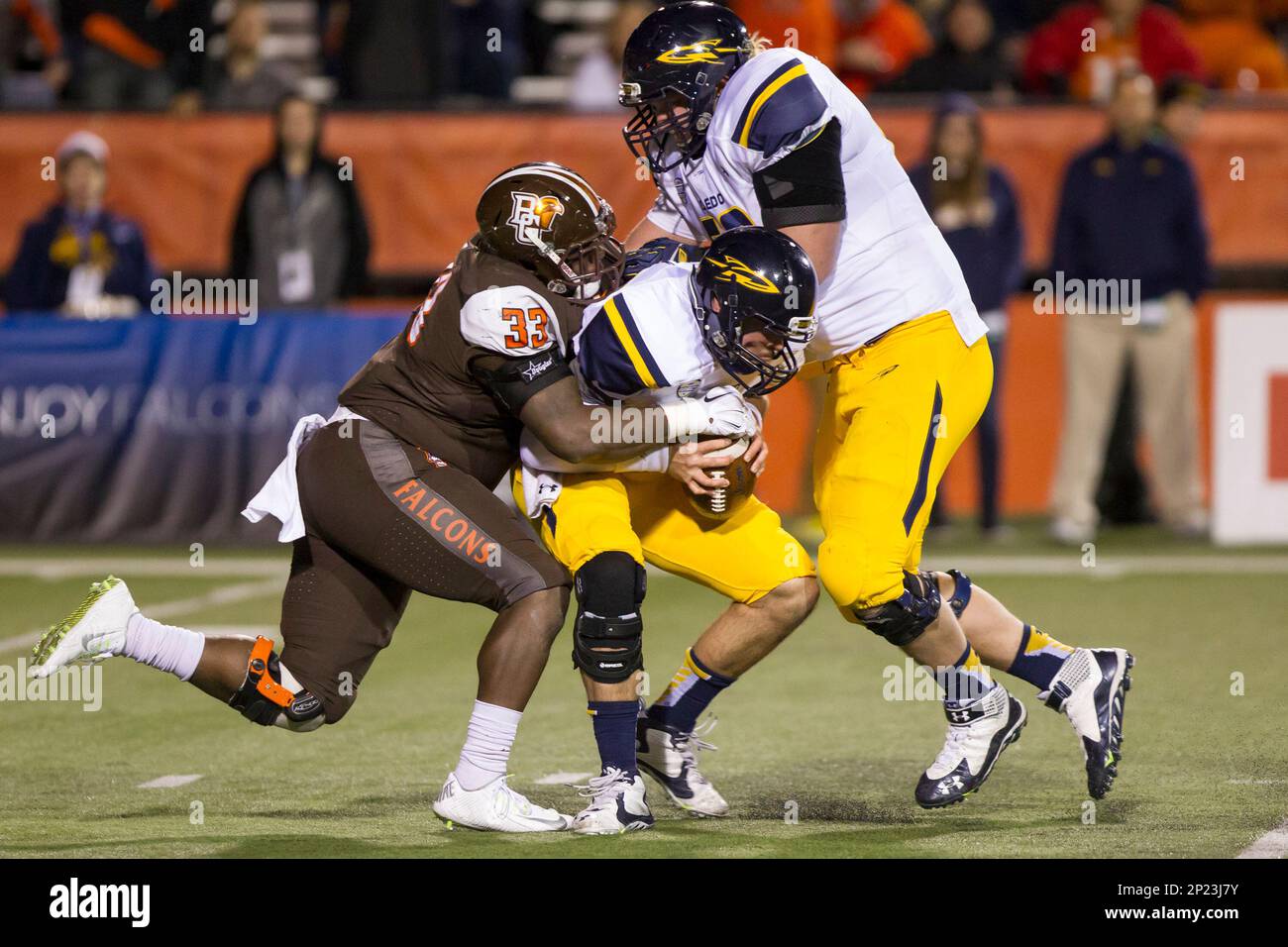 November 17, 2015: Bowling Green Falcons defensive lineman Taylor ...