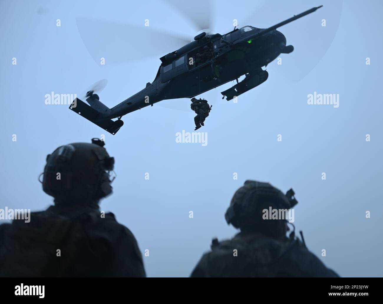 Coast Guard Maritime Security Response Team (MSRT) West members fast ...