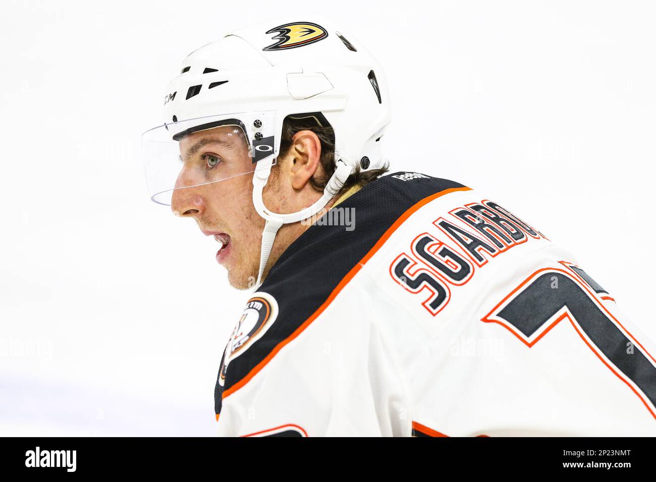 Nov. 16, 2015 - Raleigh, North Carolina, U.S - Anaheim Ducks center ...