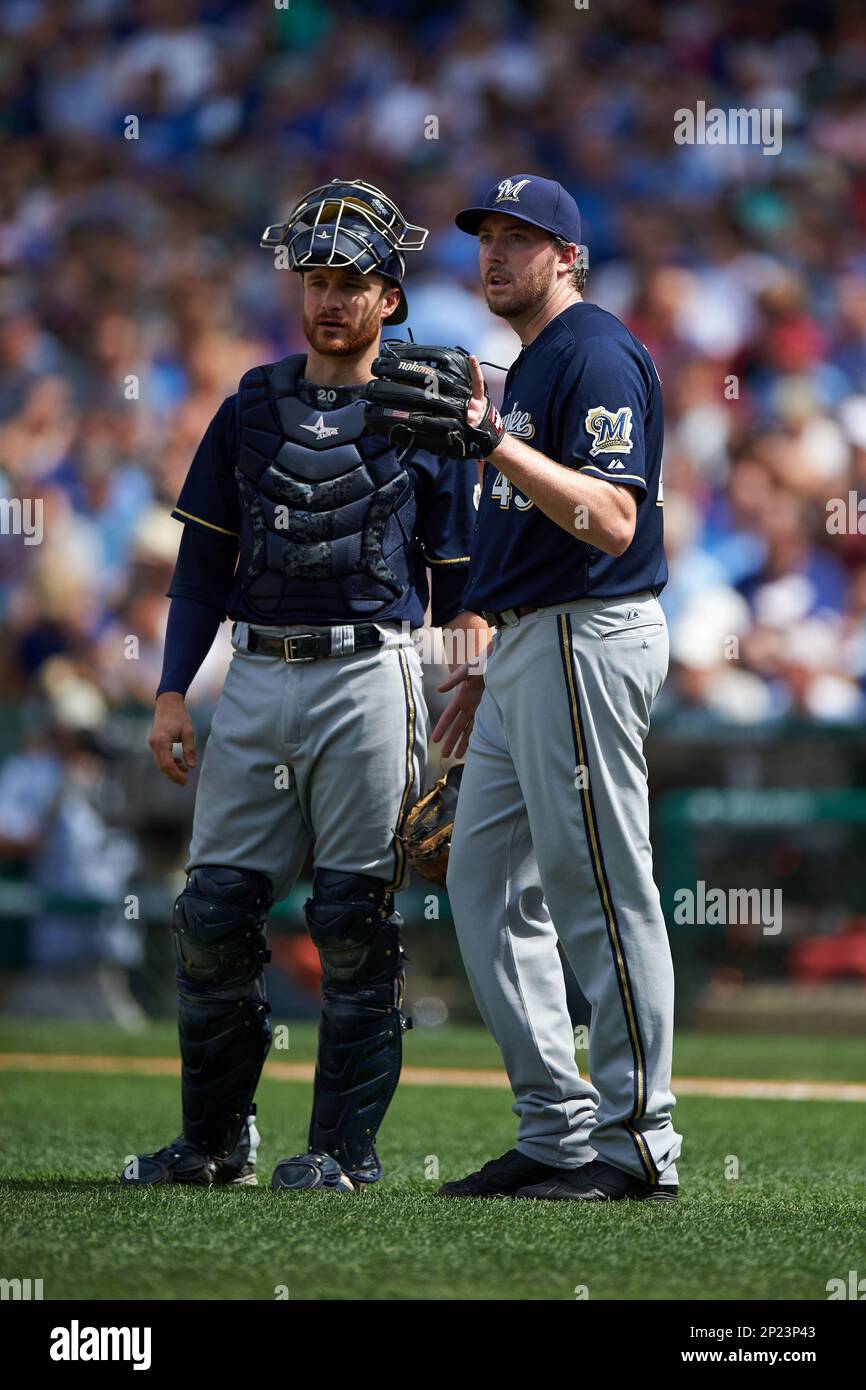 Milwaukee Brewers catcher Jonathan Lucroy (20) and pitcher Tyler Cravy ...
