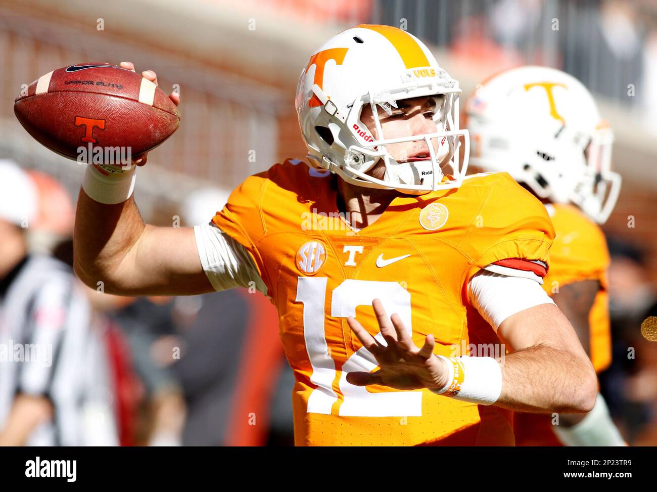 November 14 2015: Tennessee Volunteers quarterback Quinten Dormady (12 ...