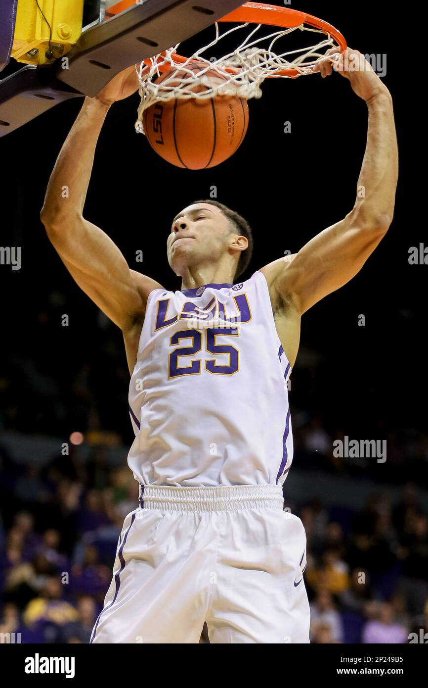 November 13, 2015: LSU Tigers forward Ben Simmons (25) dunks the ball ...