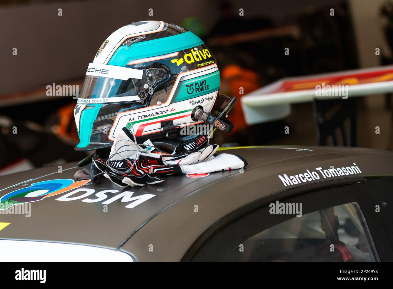 SÃO PAULO, SP - 02.03.2023: TREINOS DA PORSCHE CUP NESTA SEXTA - Helmet ...