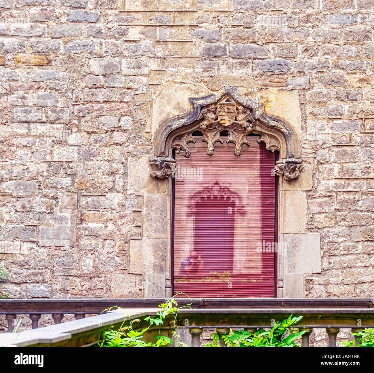 Medieval window, gothic district in Barcelona, Spain Stock Photo - Alamy