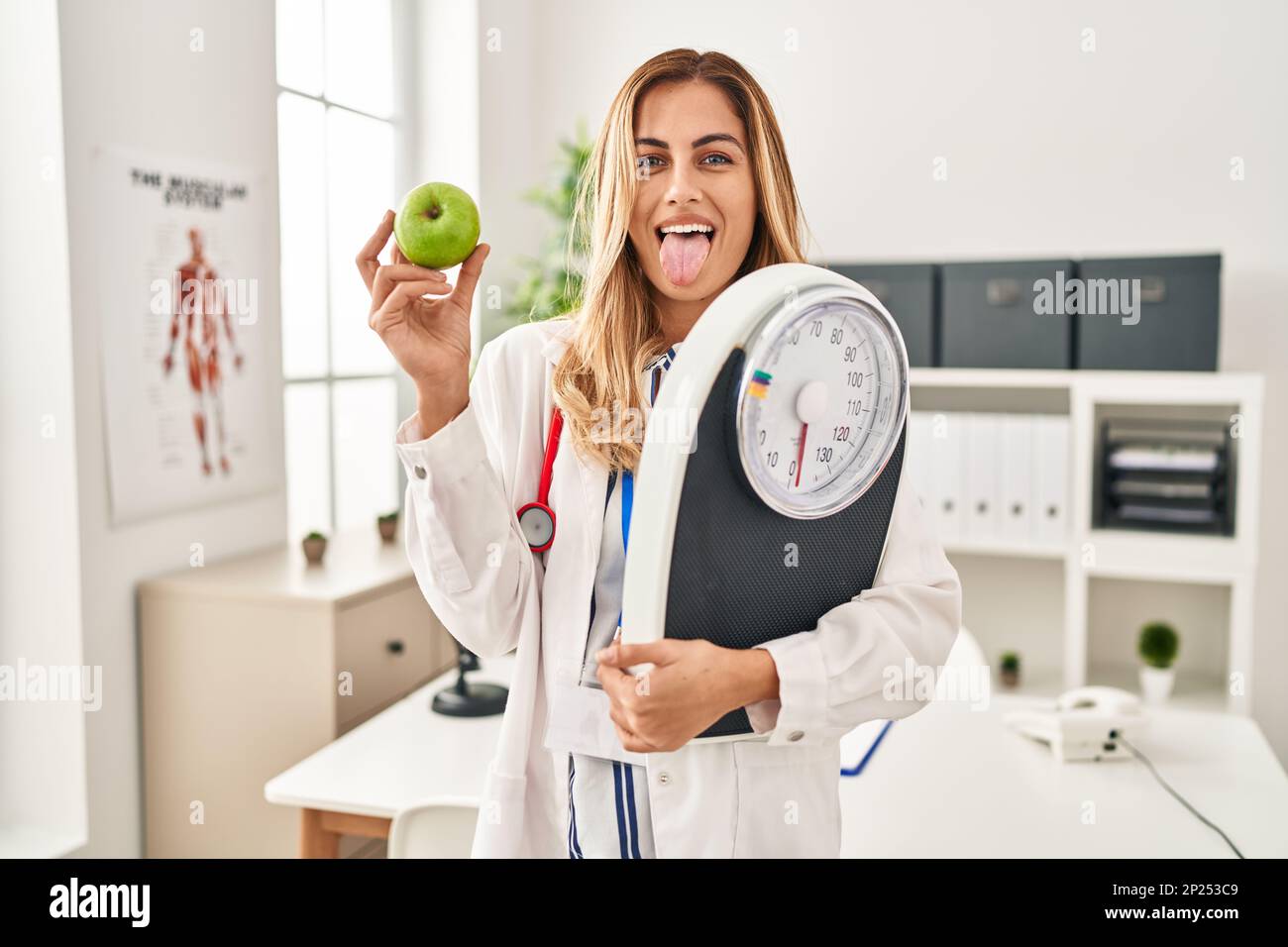 Funny weighing scale hi-res stock photography and images - Alamy
