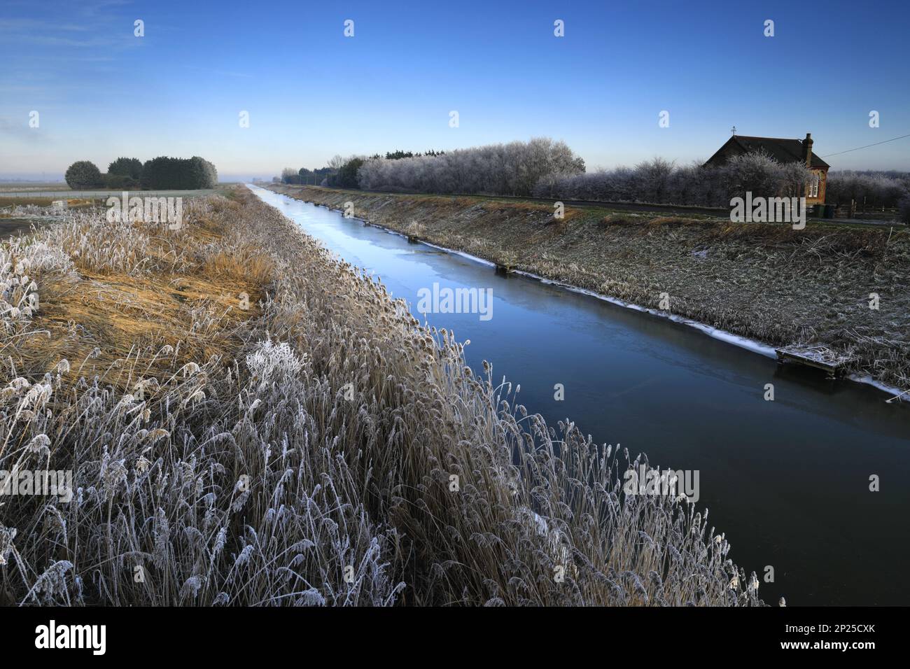 Winter frost over the North Level Main Drain, Gorefield village ...