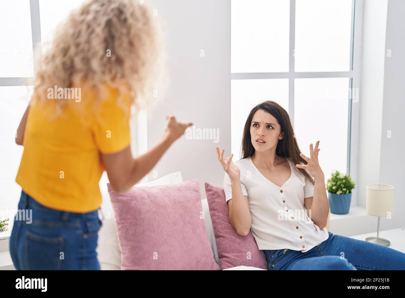 Daughter and elderly mother argue hi-res stock photography and images - Alamy