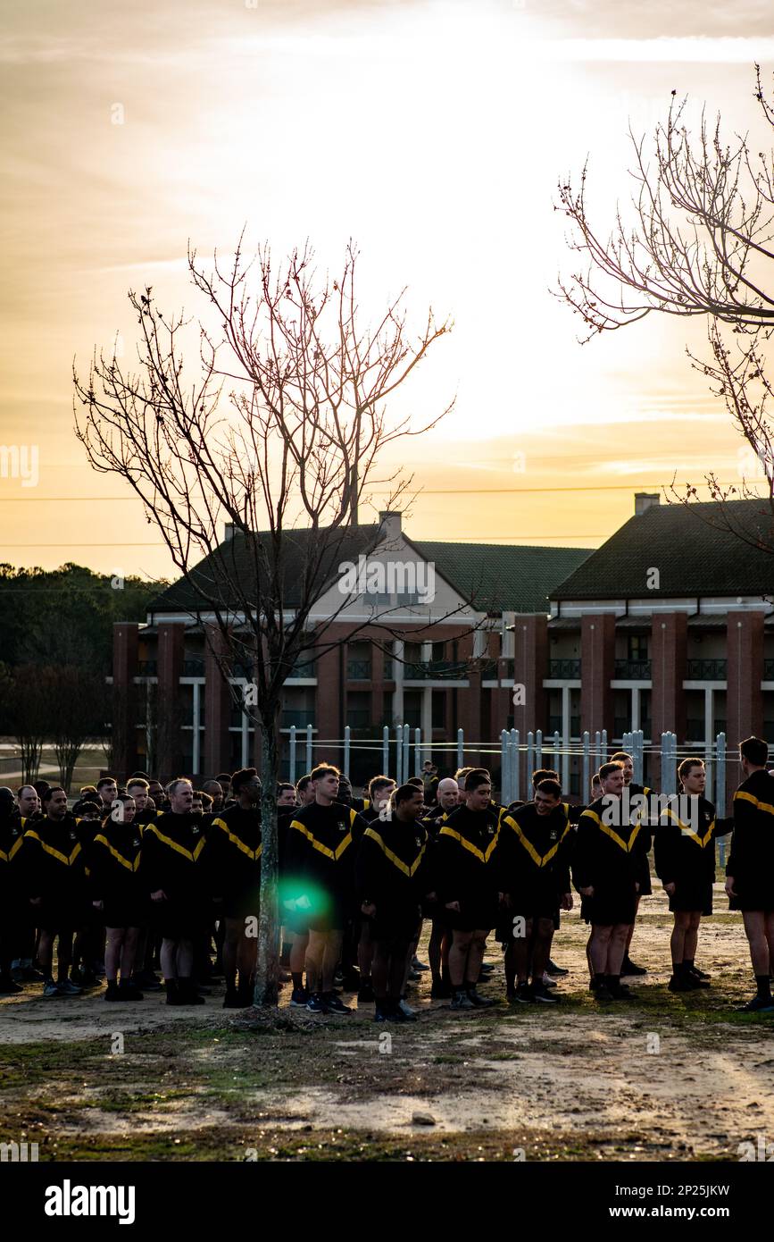 Paratroopers assigned to the 82nd Airborne Division Sustainment Brigade ...