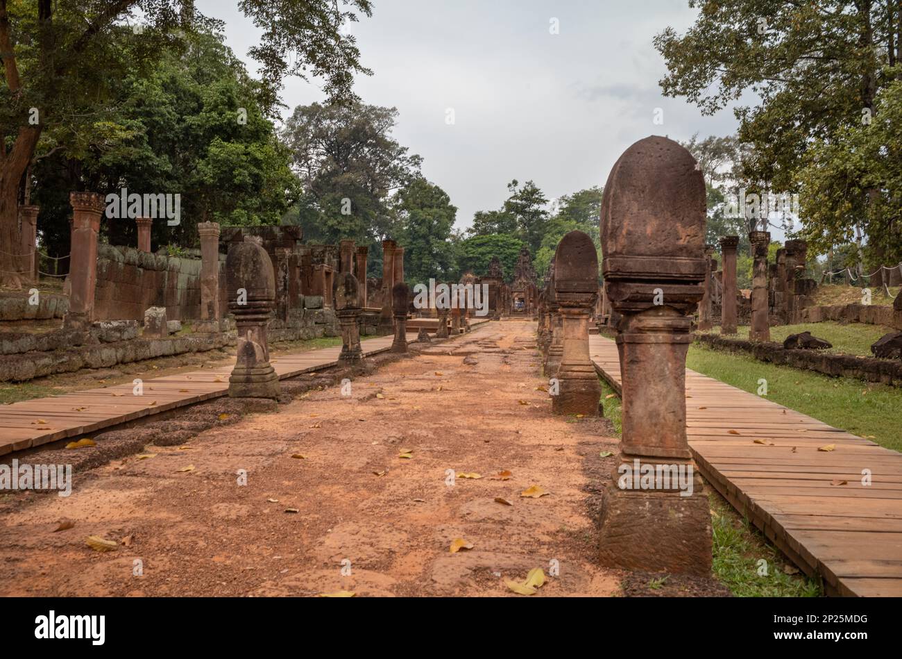 The entrance pathway at the elaborate 10th century Banteay Srey temple ...