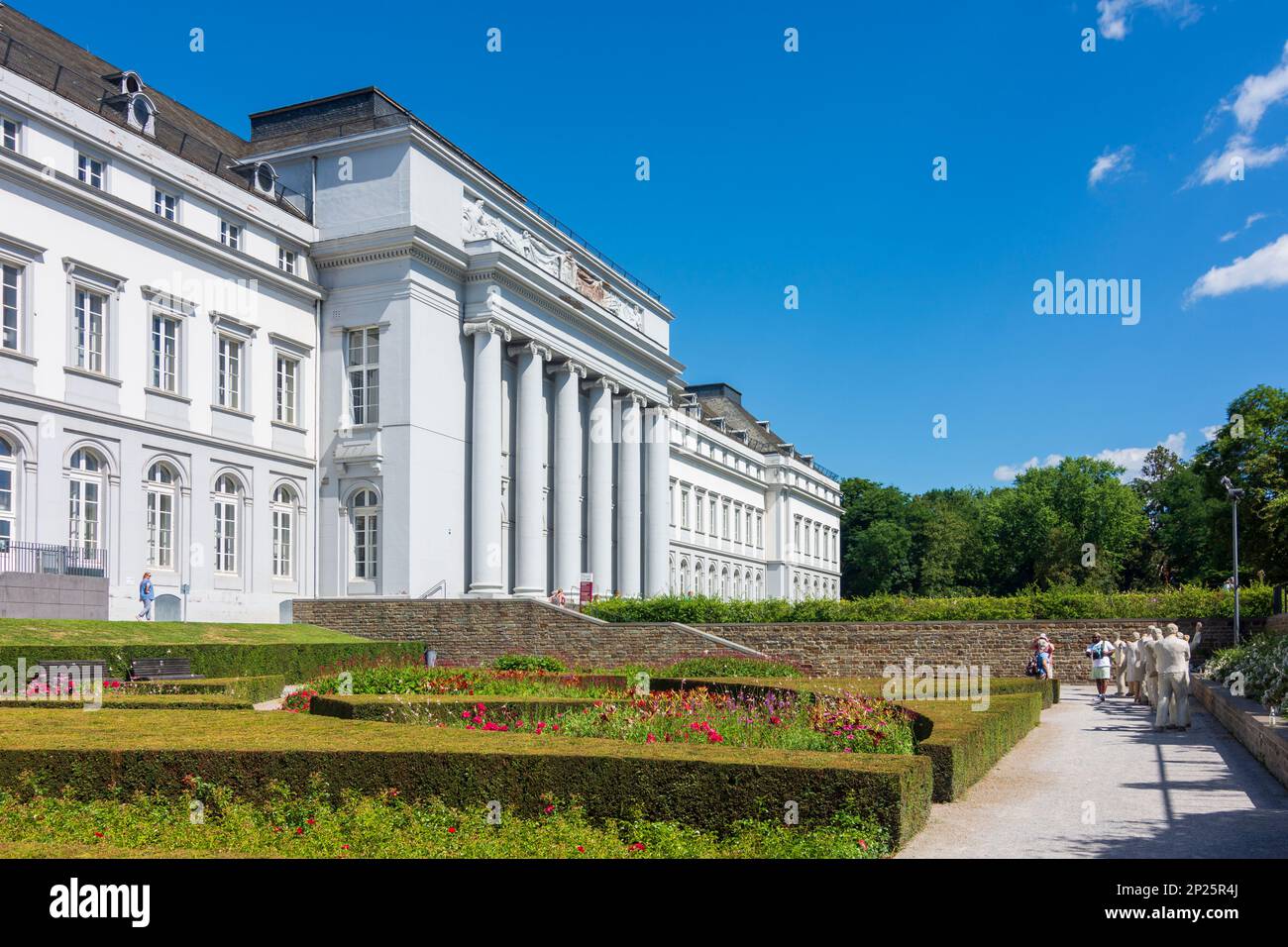 Koblenz: Electoral Palace, figures "Alltagsmenschen" (“everyday people ...