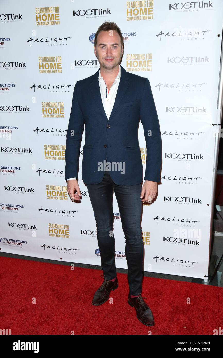 Photo by: JMA/STAR MAX/IPx11/2/15Nick Hardcastle at The Cast of ...
