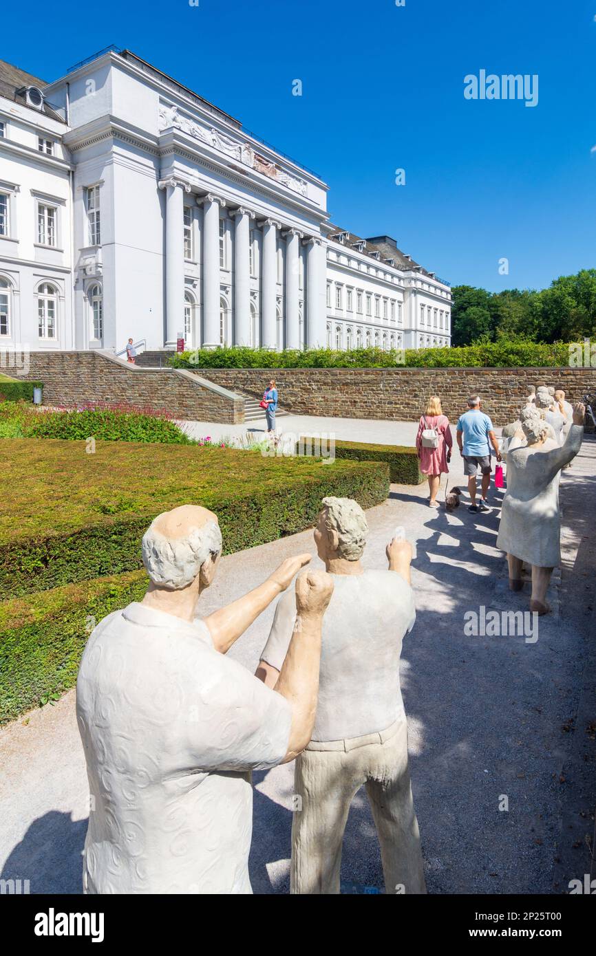 Koblenz: Electoral Palace, figures "Alltagsmenschen" (“everyday people ...