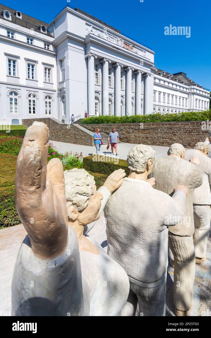 Koblenz: Electoral Palace, figures "Alltagsmenschen" (“everyday people ...