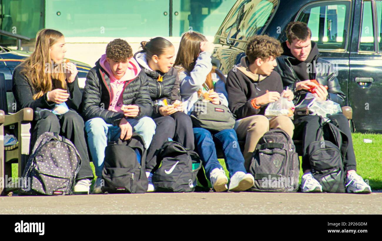 Glasgow, Scotland, UK 4th March, 2023. UK Weather: Spring sunshine saw ...