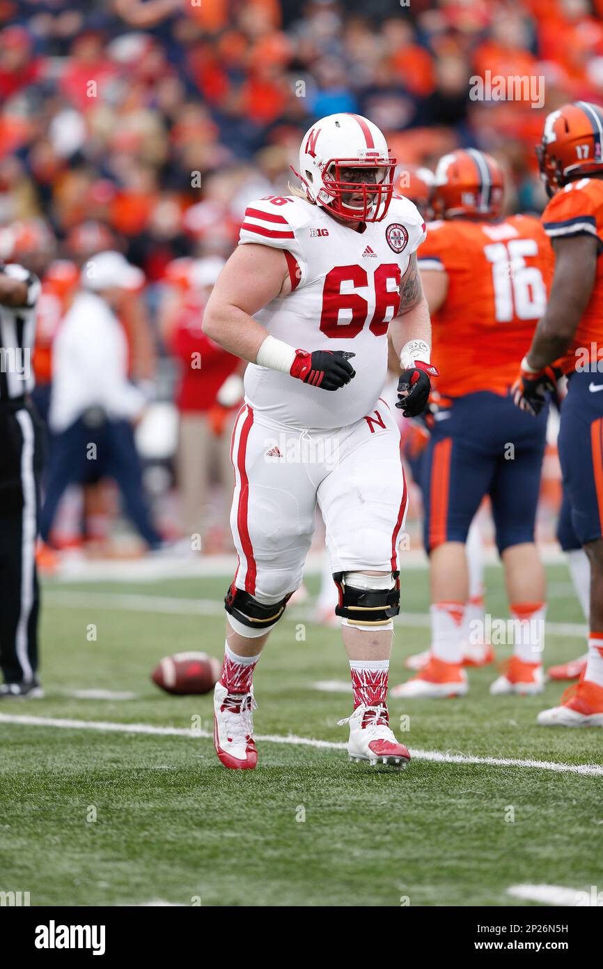 Nebraska offensive lineman Dylan Utter (66) runs during a NCAA Football ...