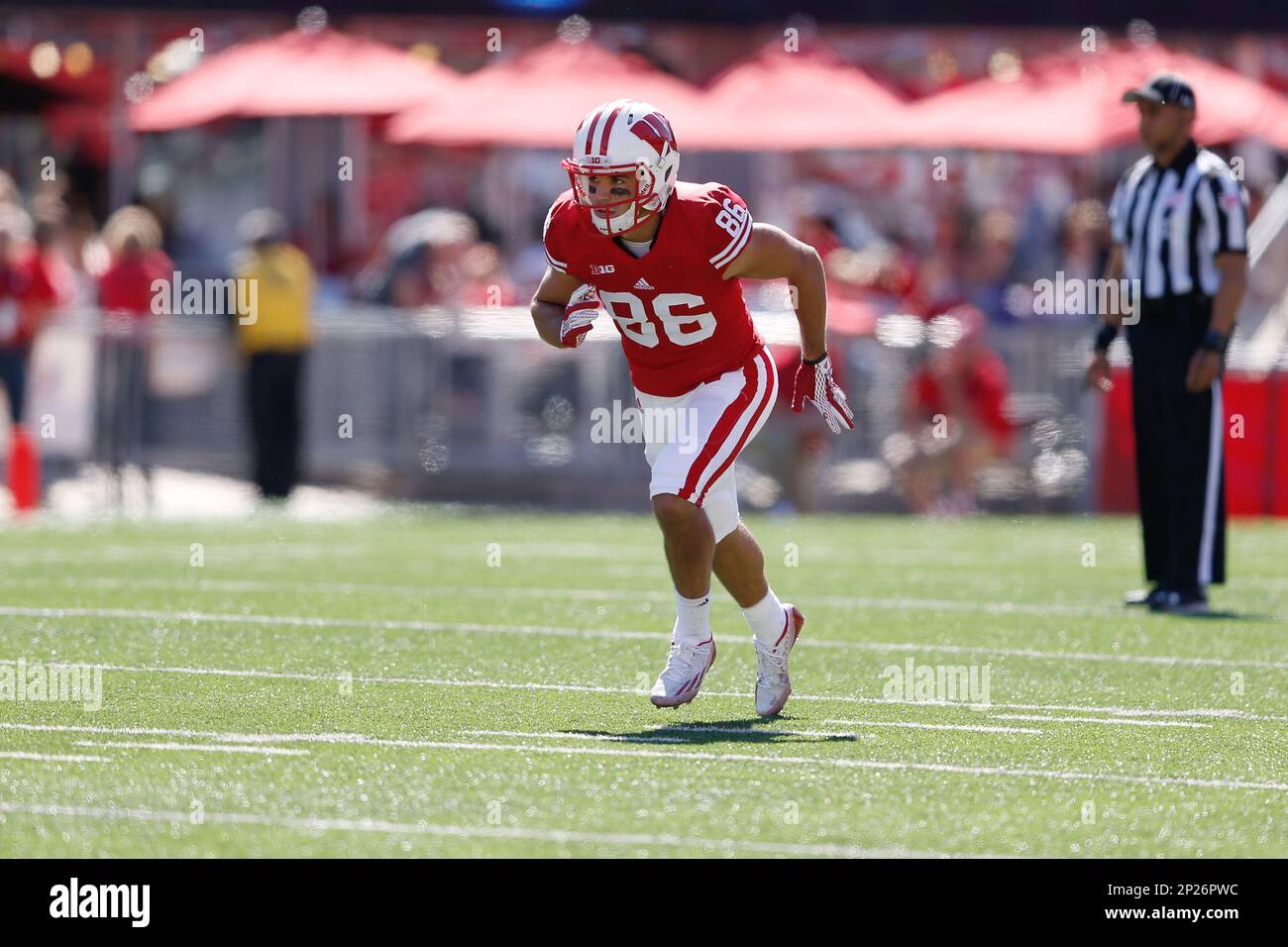 Wisconsin wide receiver Alex Erickson (86) runs during a NCAA Football ...