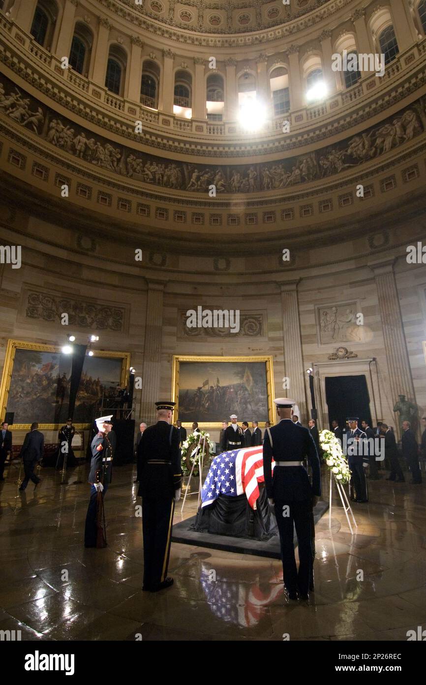 The military honor guard stands guard over former President Gerald Ford ...