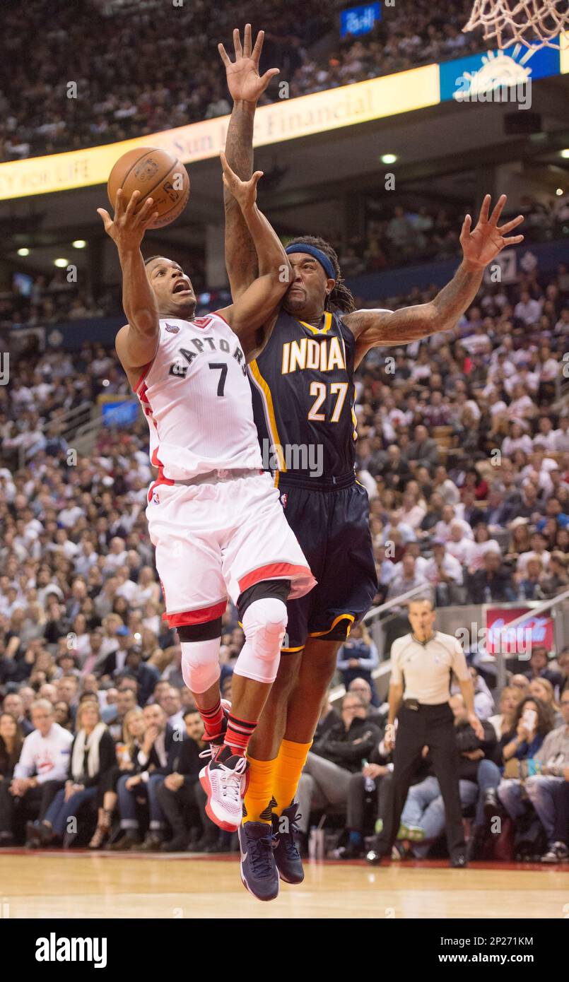 Toronto Raptors Kyle Lowry (7) drives to the hoop past Indiana Pacers ...