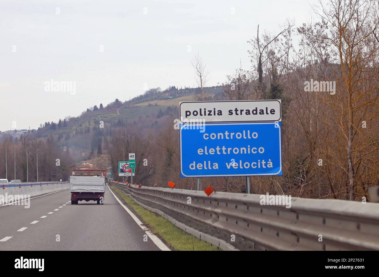 Check in elettronico hi-res stock photography and images - Alamy