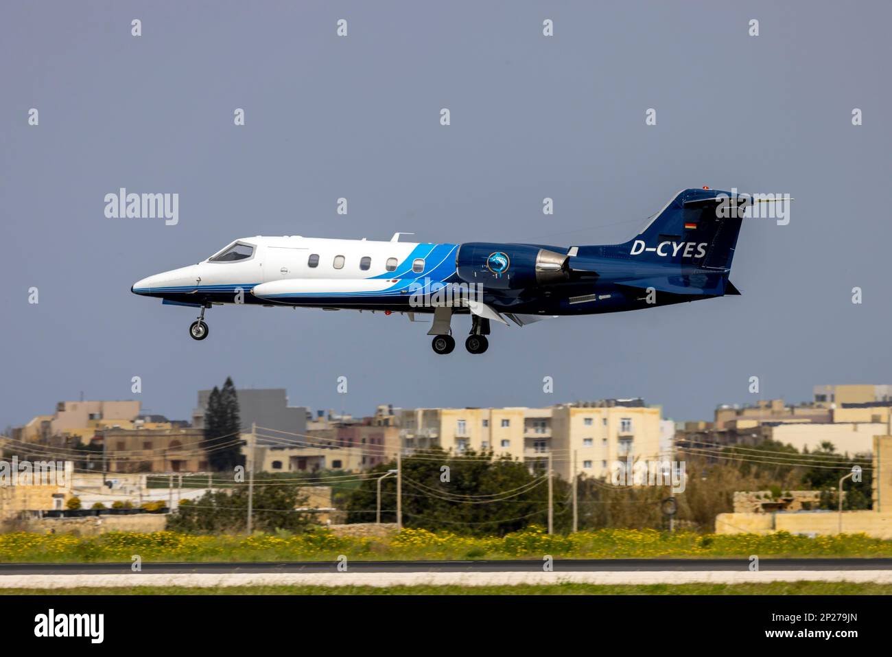 Air Alliance Gates Learjet 35 (REG: D-CYES) in a very nice color scheme ...