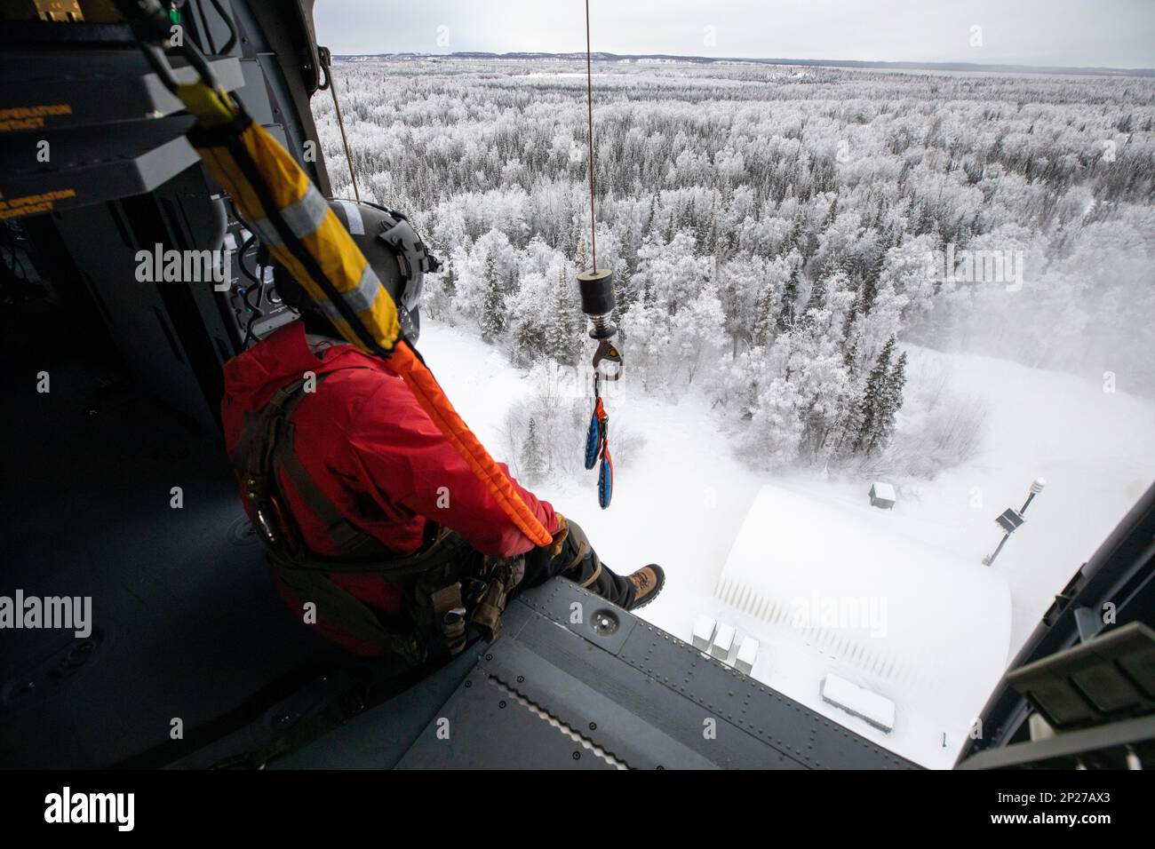 Alaska Army Guardsmen with Detachment 2, 2-211th General Support ...