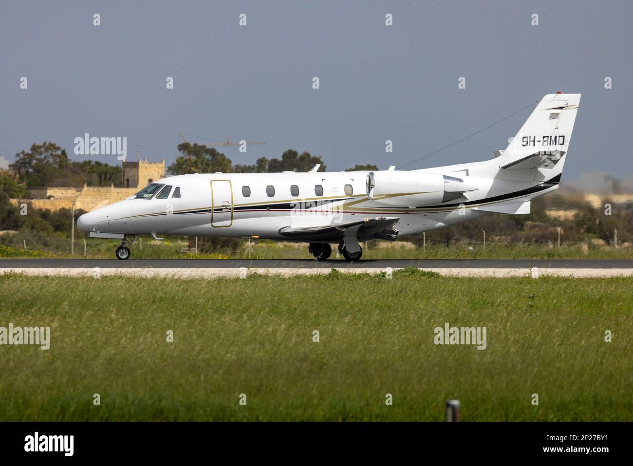 Air Charter Scotland Cessna 560XL Citation (Reg: 9H-RMD) turning on the ...