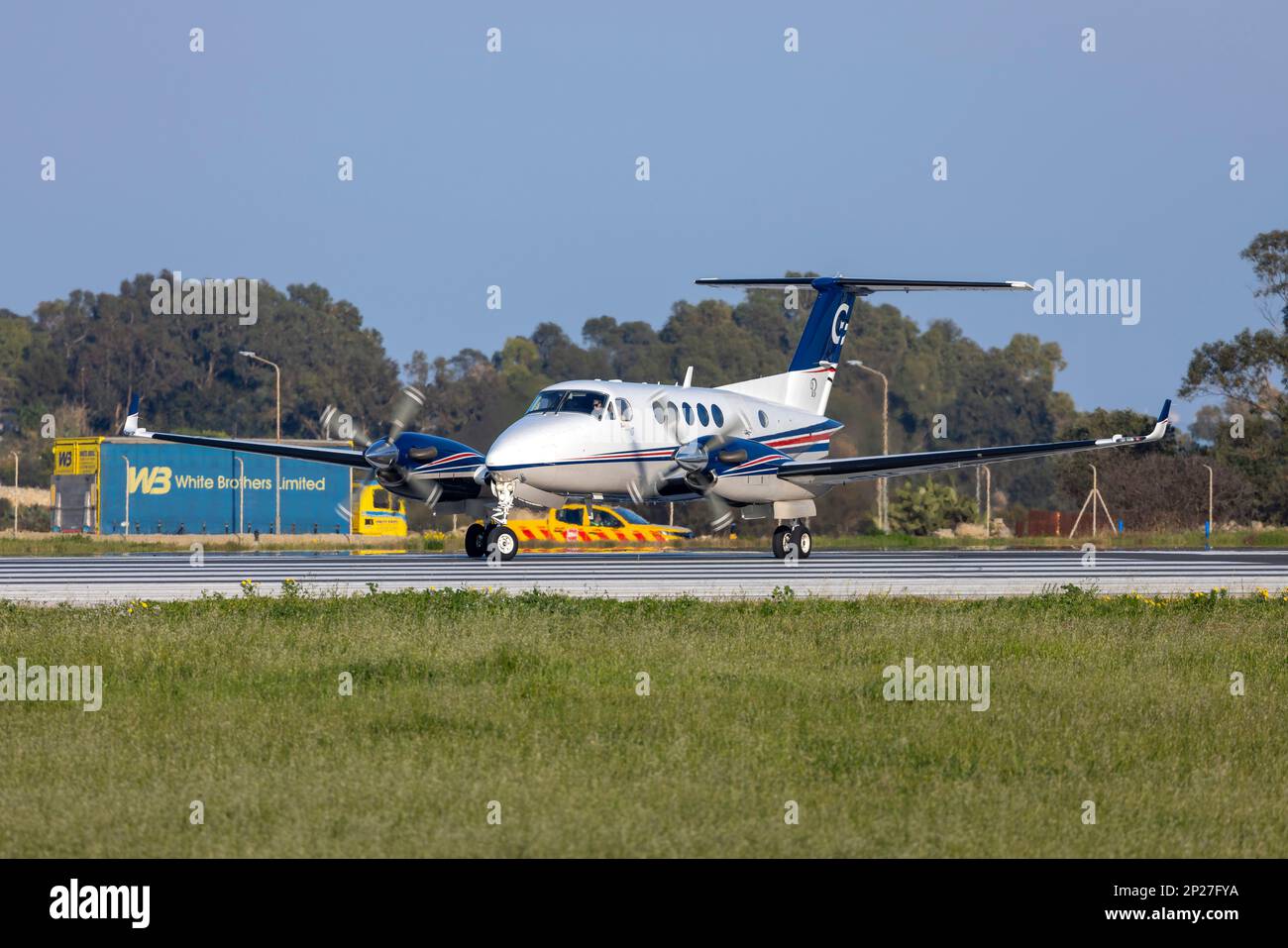 VistaJet Beechcraft B200GT Super King Air (Reg: 9H-PARTS) making a 180 ...