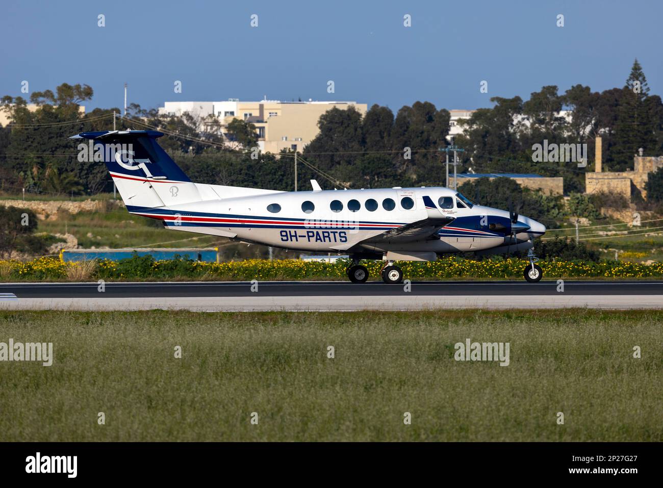 VistaJet Beechcraft B200GT Super King Air (Reg: 9H-PARTS) making a 180 ...