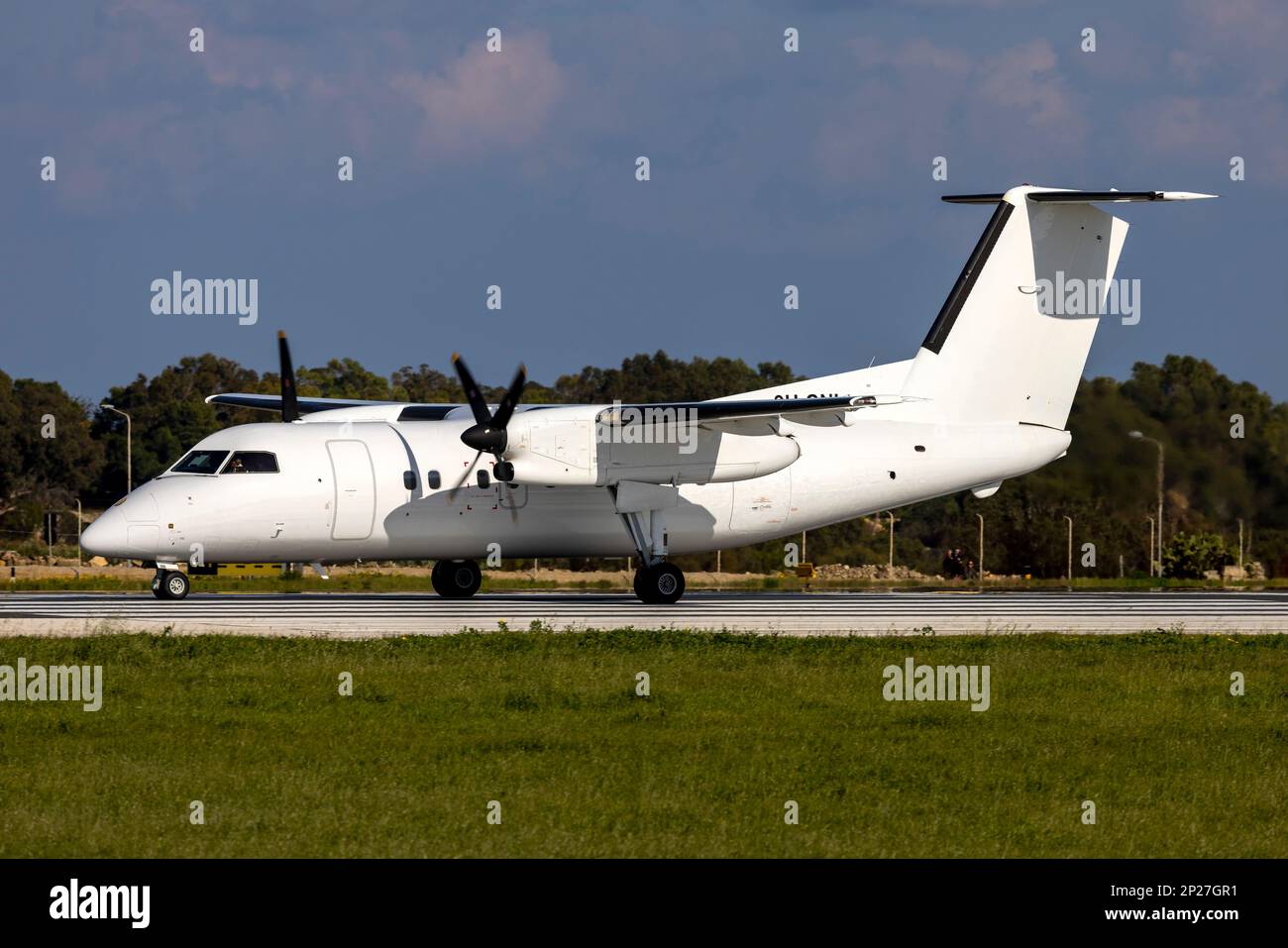 Universal Air De Havilland Canada Dash 8-102 (Reg: 9H-ONI) turning on ...