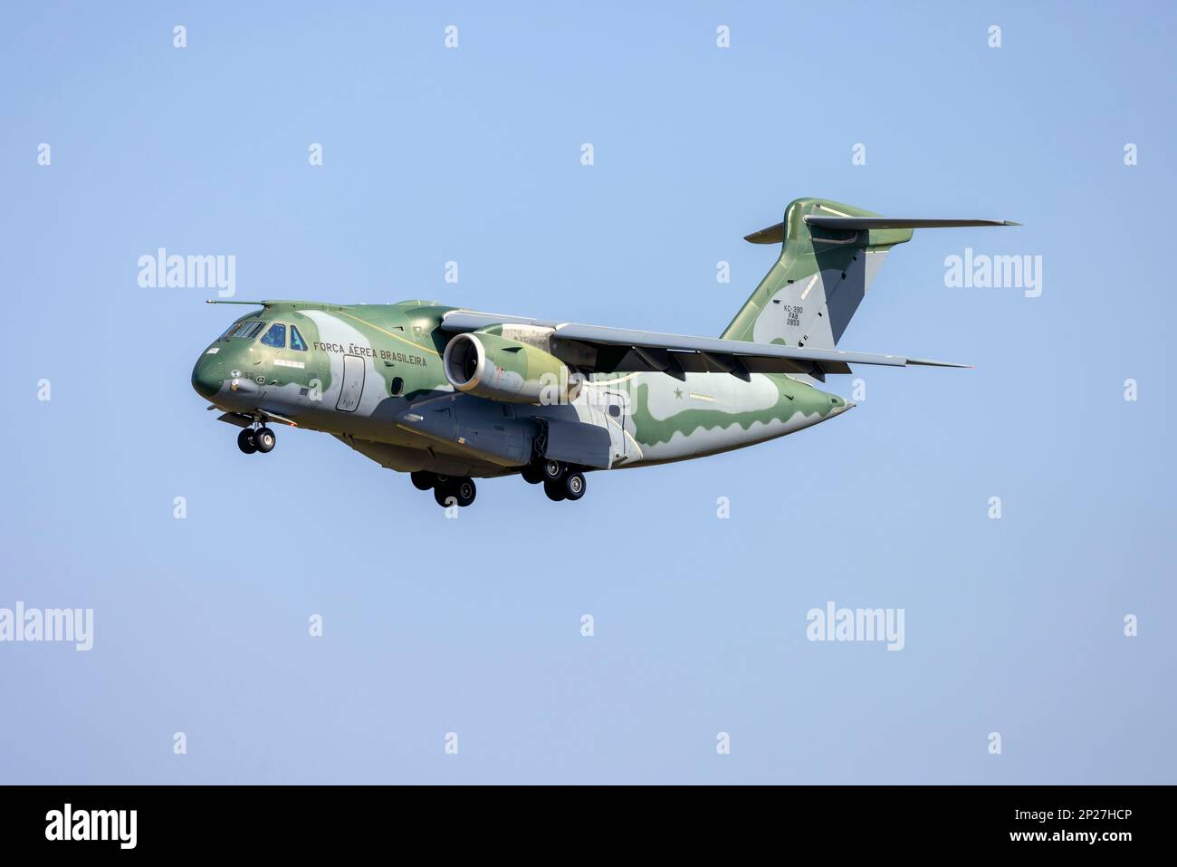 Brazilian Air Force Embraer KC-390 (EMB-390) (Reg.: FAB2853) landing ...