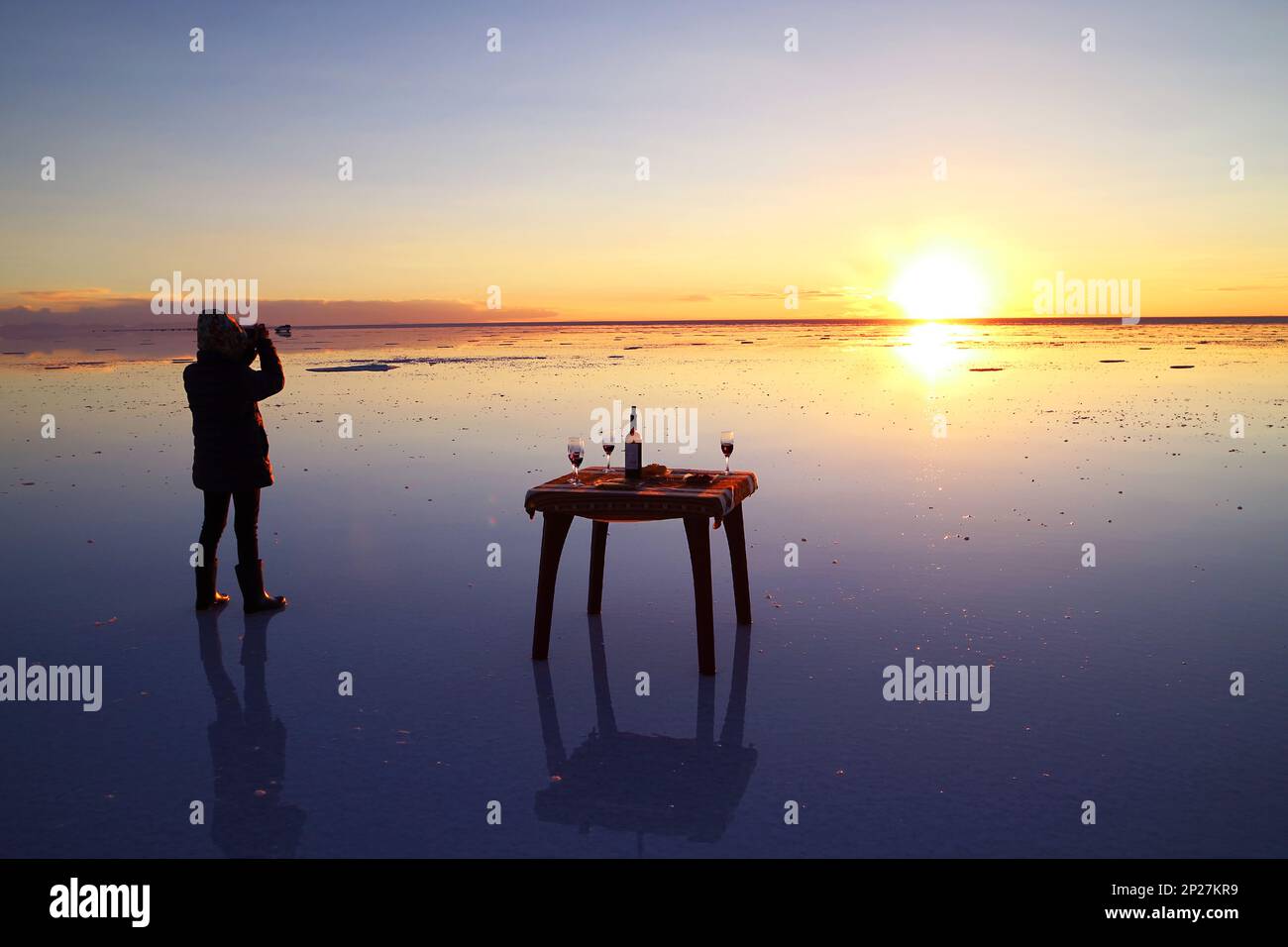 Amazing salar de uyuni mirror hi-res stock photography and images - Alamy