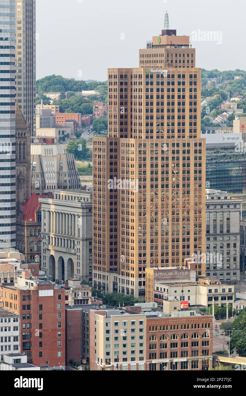 Pittsburgh Downtown: Grant Building is an Art Deco-styled orange and ...