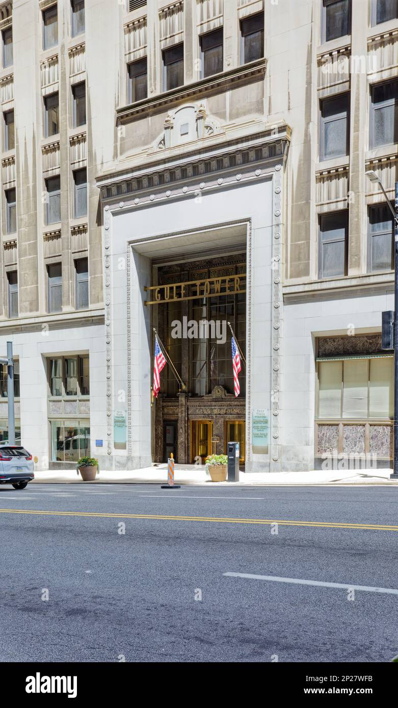 Pittsburgh Downtown: Gulf Tower, a limestone and granite Art Deco ...