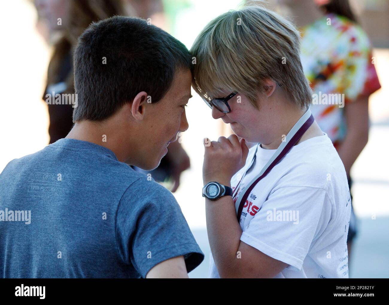 In this Tuesday, Oct. 13, 2015, photo, Toni Hamann, right, and her ...