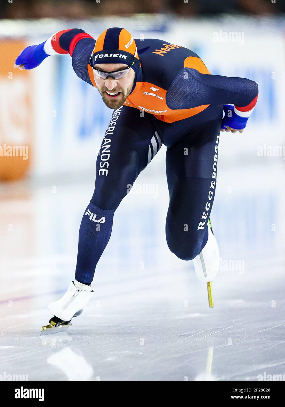 HERENVEEN - Kjeld Nuis (NED) during the 1000 meters for men at the ISU ...