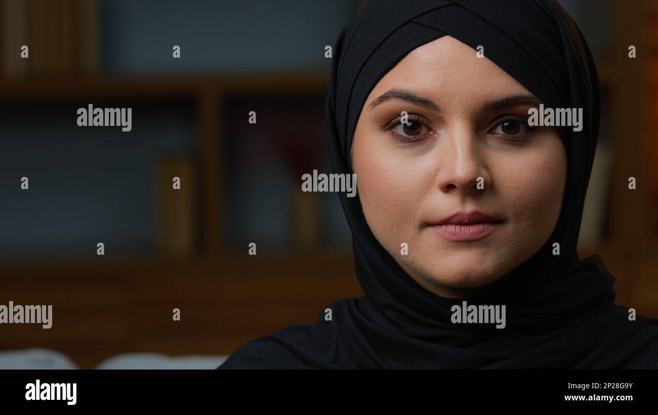 Arabian ethnic woman 30s muslim islam religious girl lady close-up ...