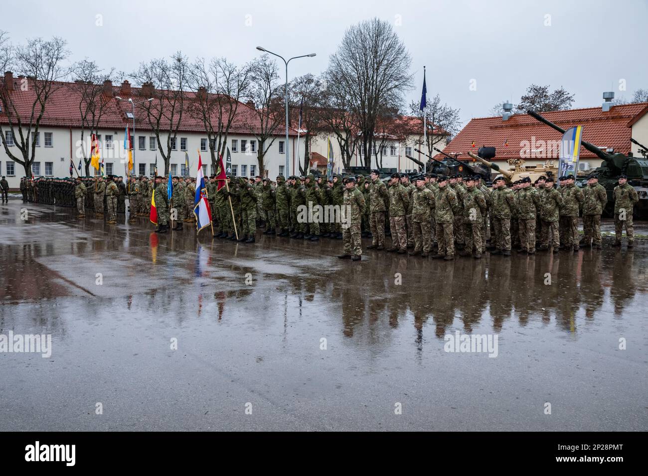 Soldiers assigned to NATO eFP Battle Group Poland, including Soldiers ...