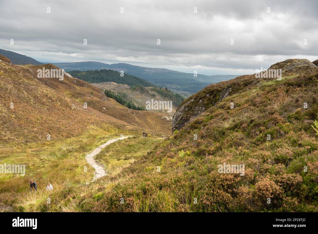 Amazing mountain path in the Scottish highlands landscape Stock Photo ...