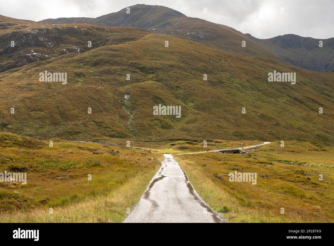 Amazing mountain path in the Scottish highlands landscape Stock Photo ...