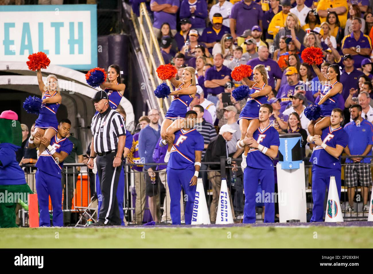 October 17, 2015: Florida Gators cheerleaders leading the gator chomp ...