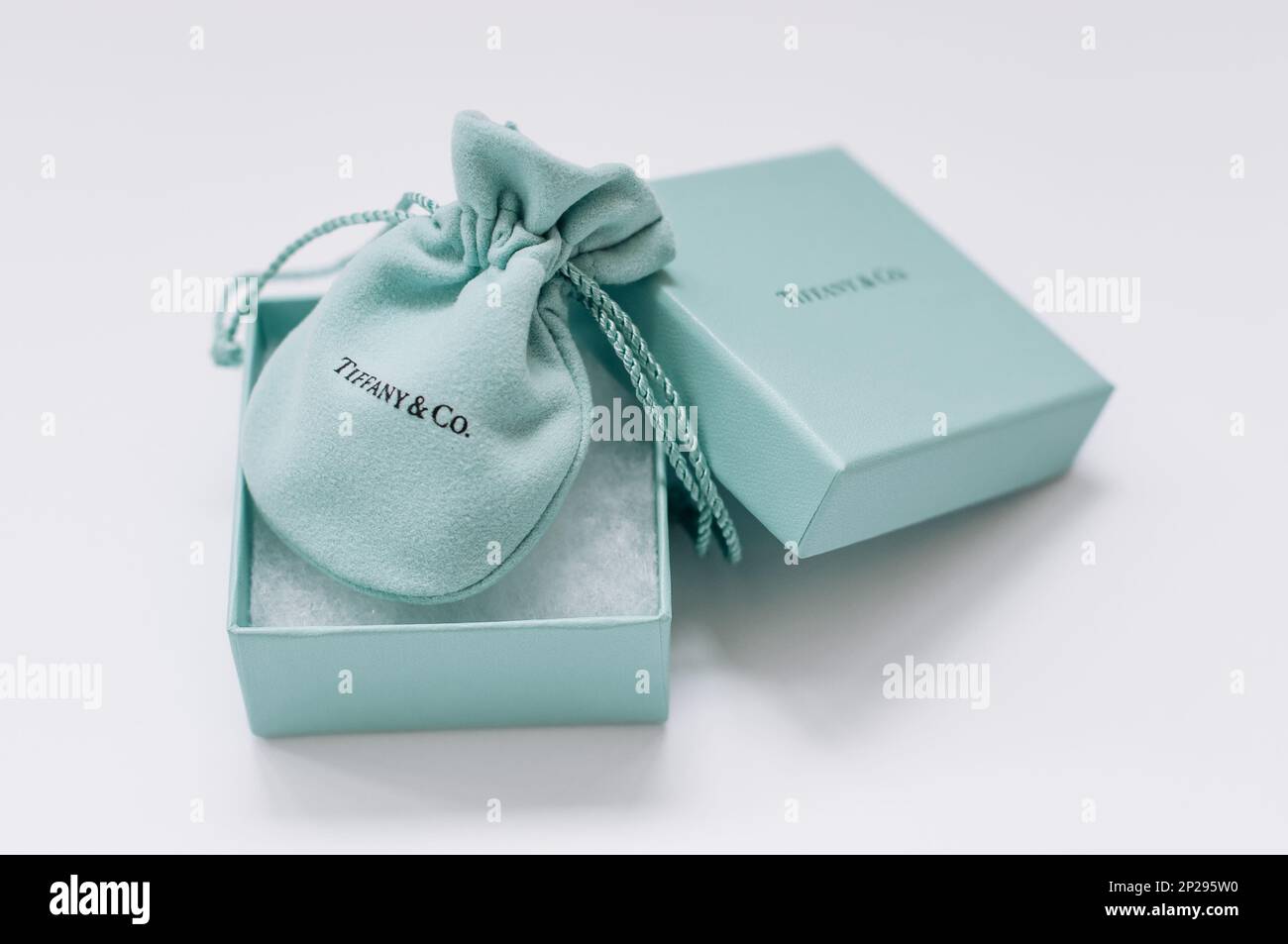 Tiffanys color hi-res stock photography and images - Alamy