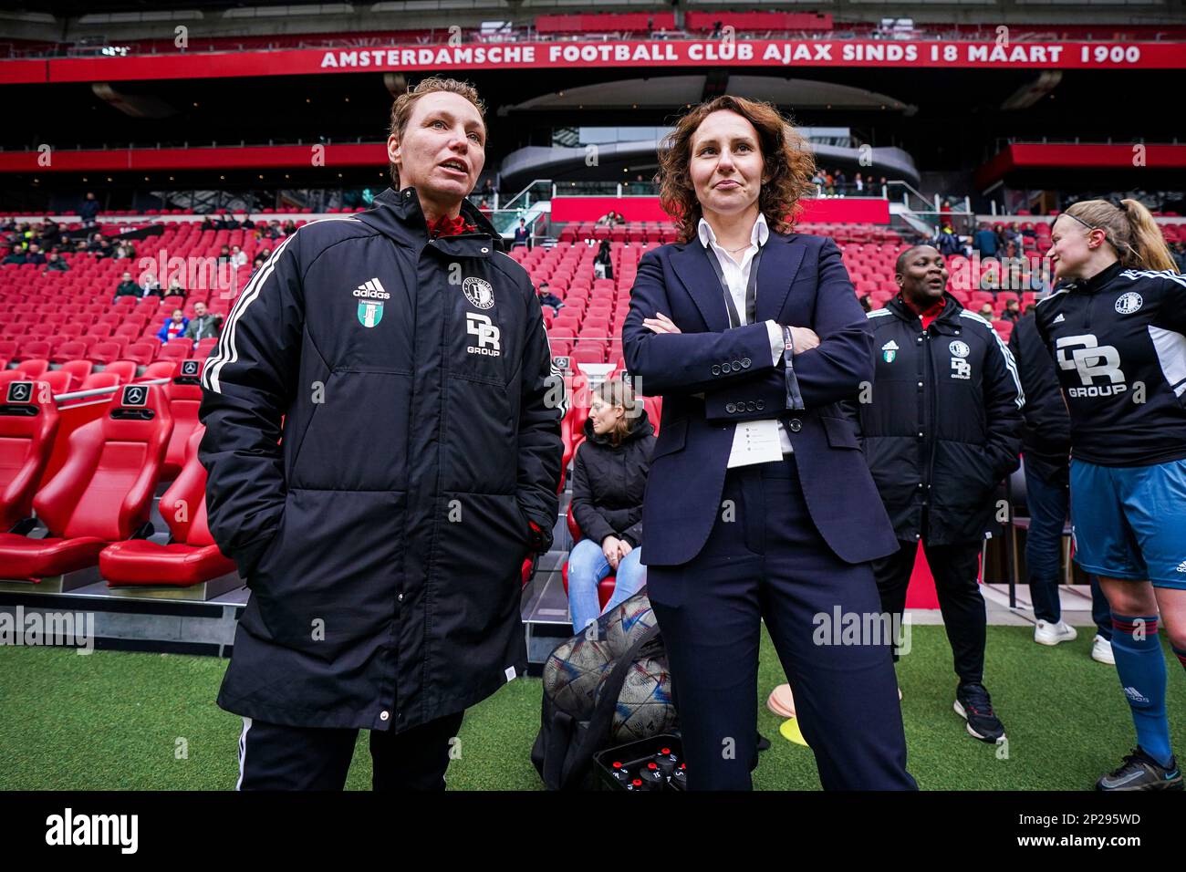 Amsterdam - Head Coach Jessica Torny of Feyenoord V1, Manon Melis ...