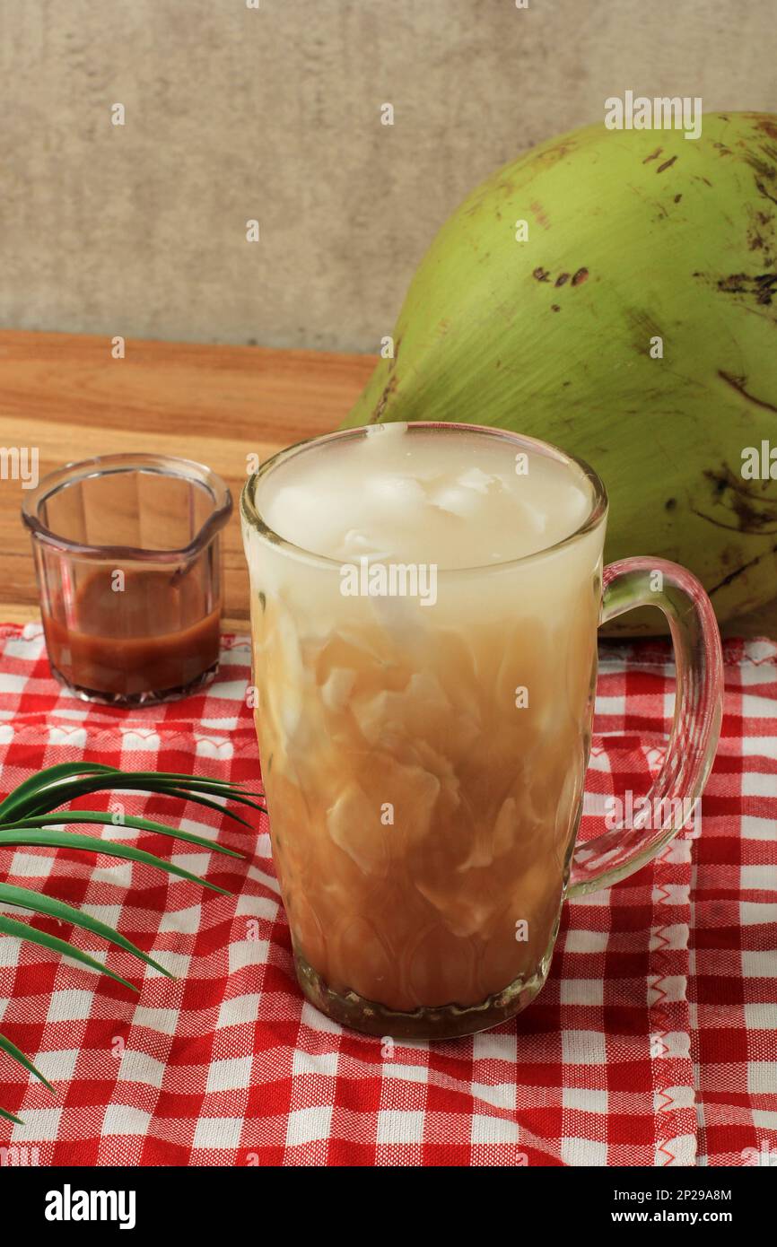 Es Kelapa Muda Gula Merah