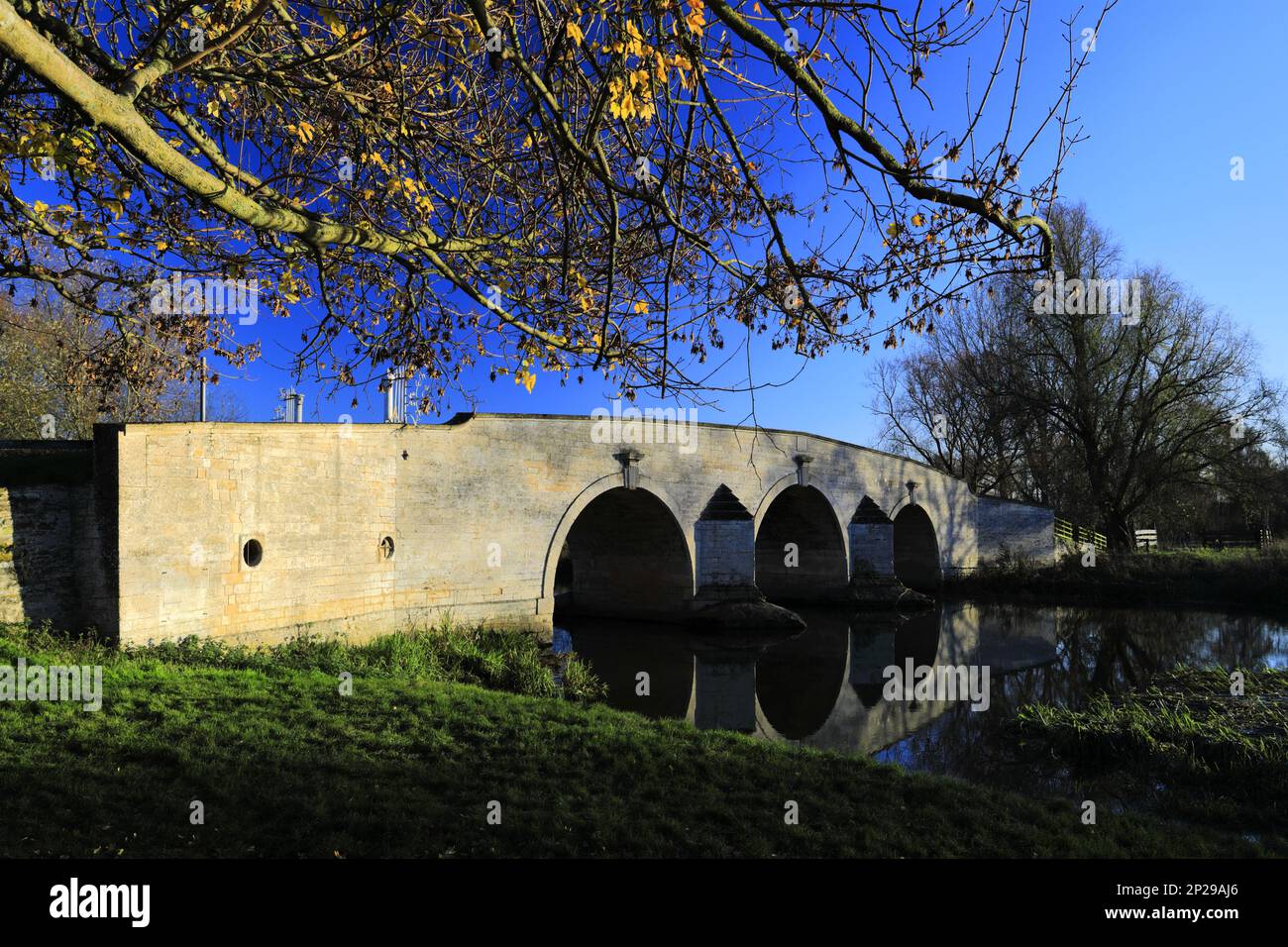 Winter sunset, Milton Ferry stone bridge, river Nene, Ferry Meadows ...